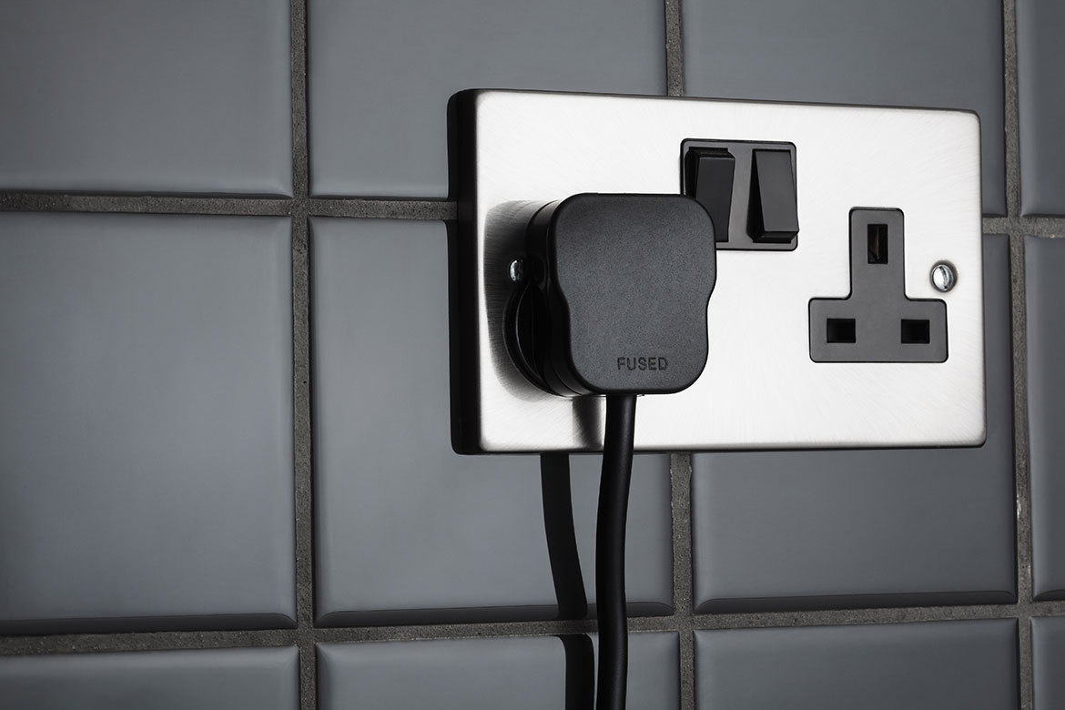 Chrome Plug Socket Fitting - Malerfachbetrieb Gauer